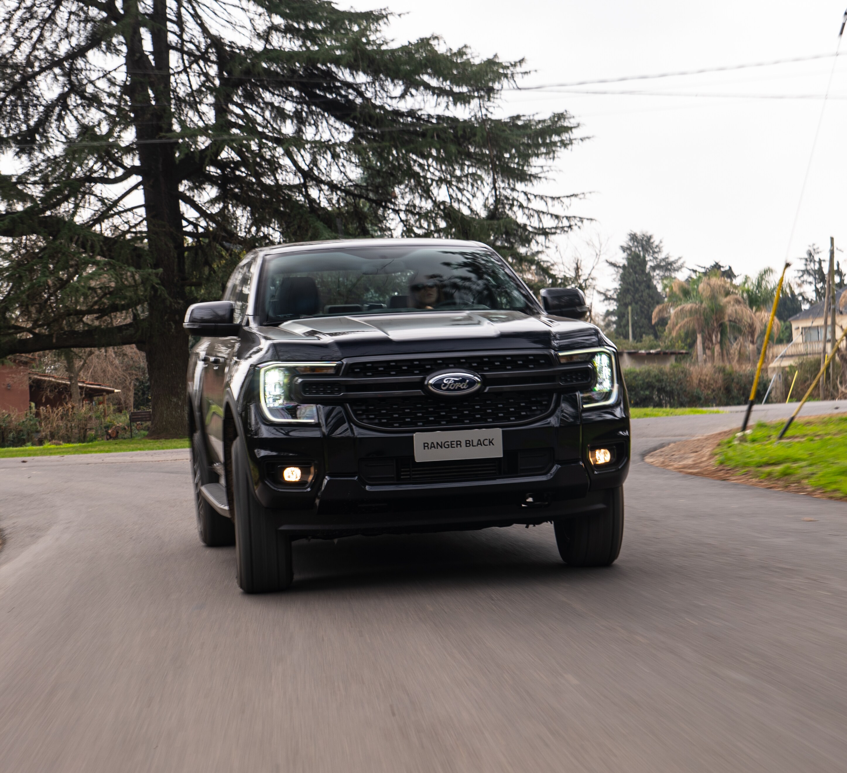 RANGER BLACK: FORD ARGENTINA PRESENTA UNA NUEVA VERSIÓN DE LA PICK-UP FABRICADA EN PACHECO ...